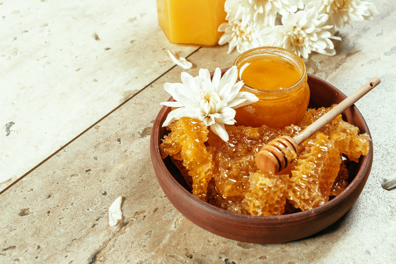 Nature's Sweet Remedy: How Honey Soothes Sore Throats - All about honey ...